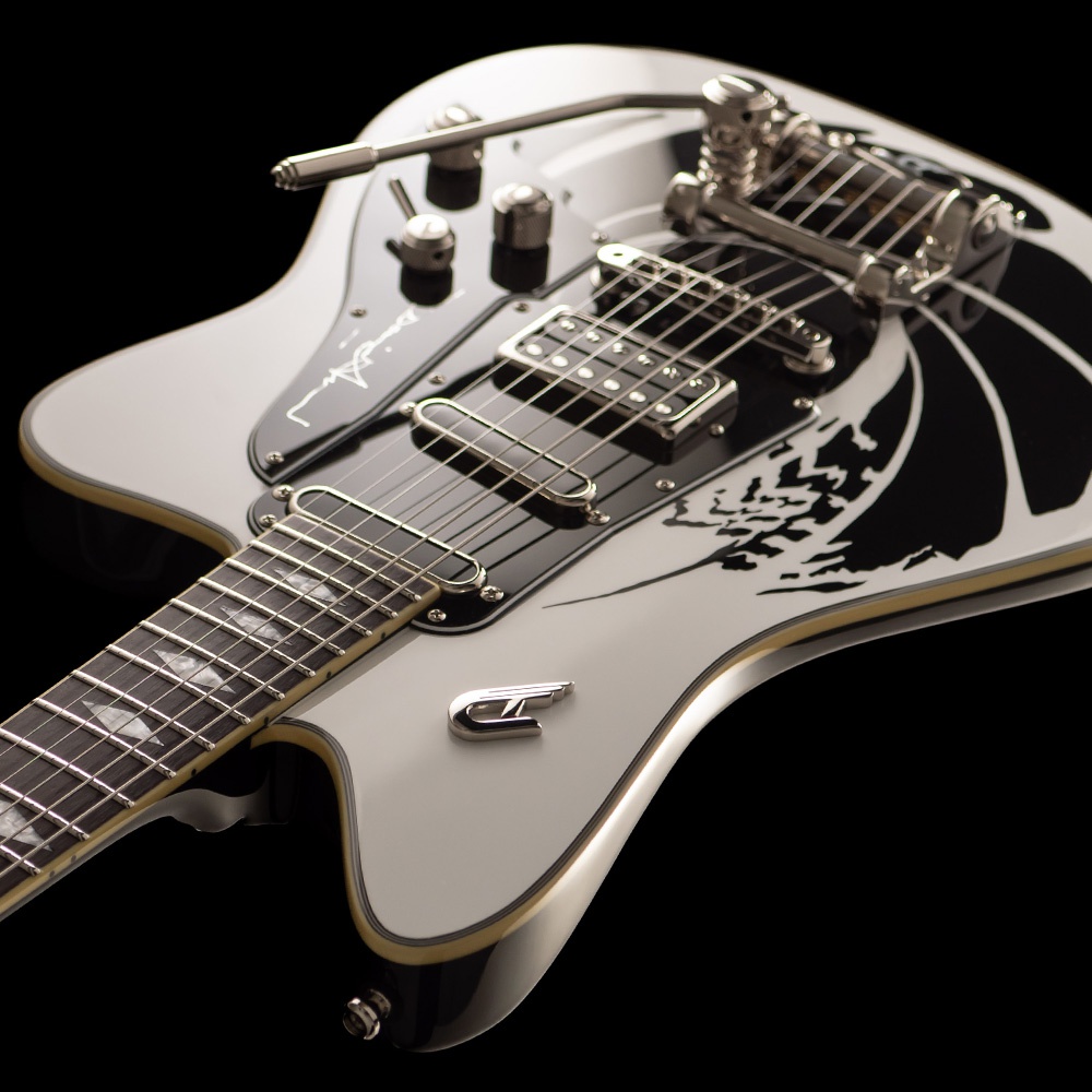 Duesenberg Guitars Alliance Series James Bond 007 / David Arnold ...